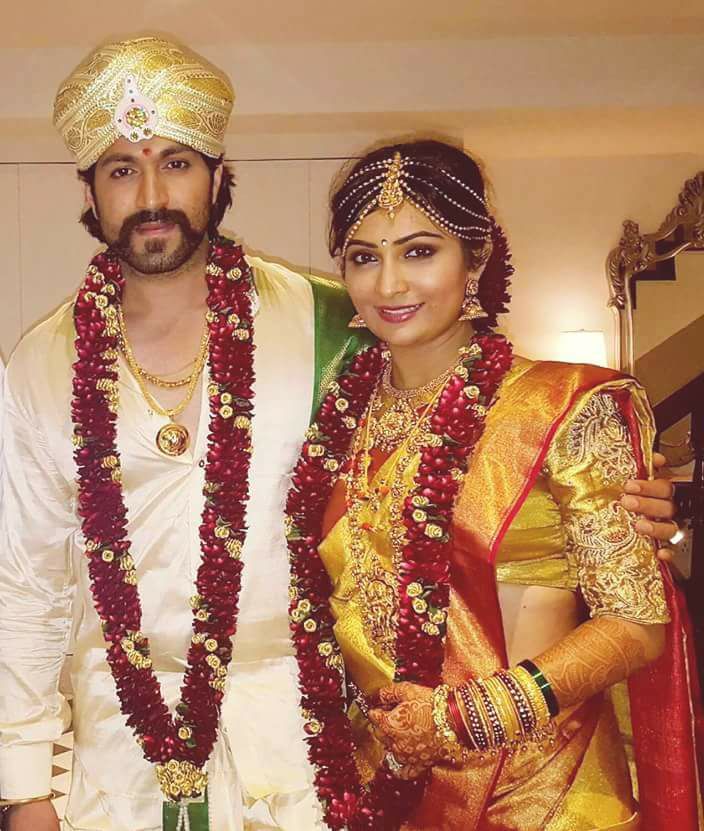 Santhu Straight Forward Fan Photos | Santhu Straight Forward Photos ...