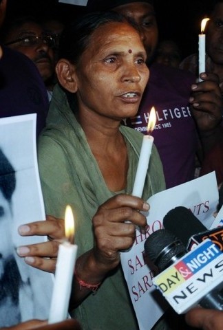 Sarabjit (Sarabjit Cast) Fan Photos | Sarabjit Photos, Images, Pictures ...