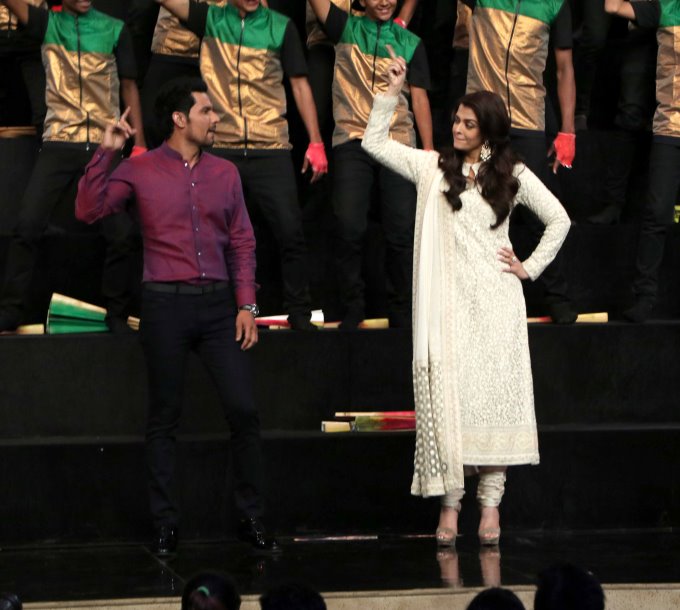 Sarabjit (Sarabjit Cast) Fan Photos | Sarabjit Photos, Images, Pictures ...