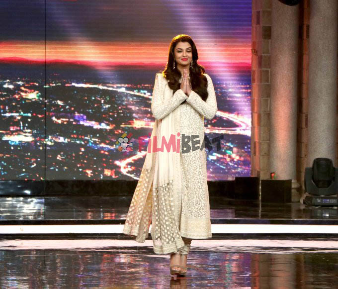 Sarabjit (Sarabjit Cast) Fan Photos | Sarabjit Photos, Images, Pictures ...