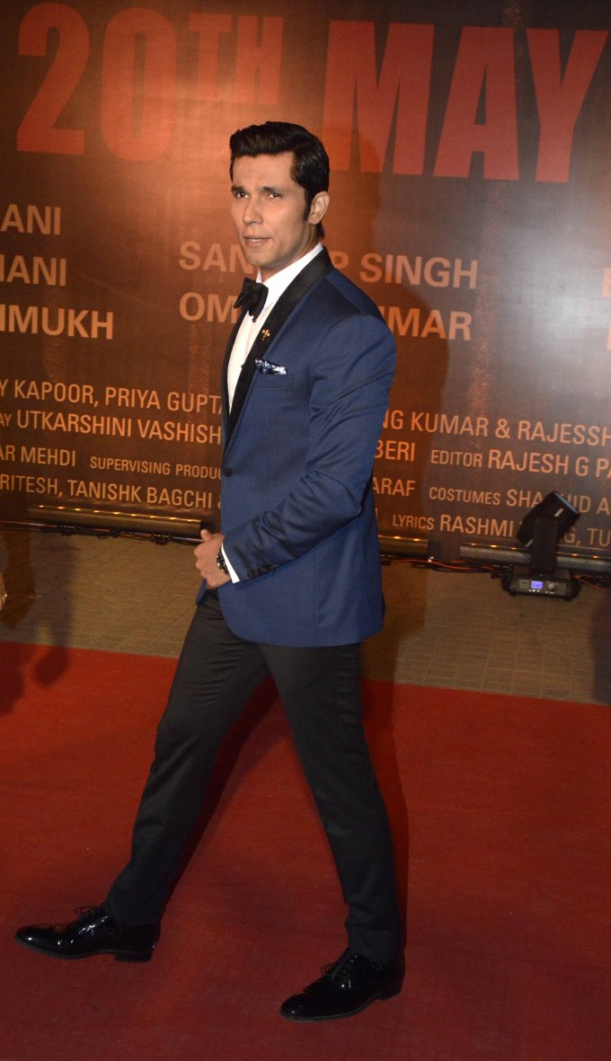 Sarabjit (Sarabjit Cast) Fan Photos | Sarabjit Photos, Images, Pictures ...