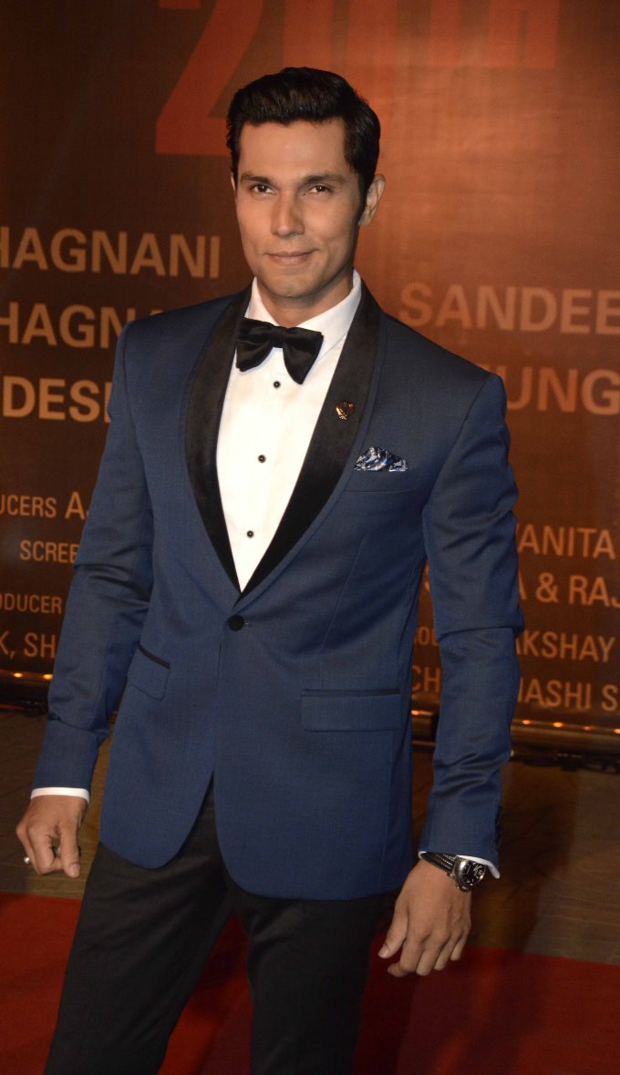 Sarabjit (Sarabjit Cast) Fan Photos | Sarabjit Photos, Images, Pictures ...