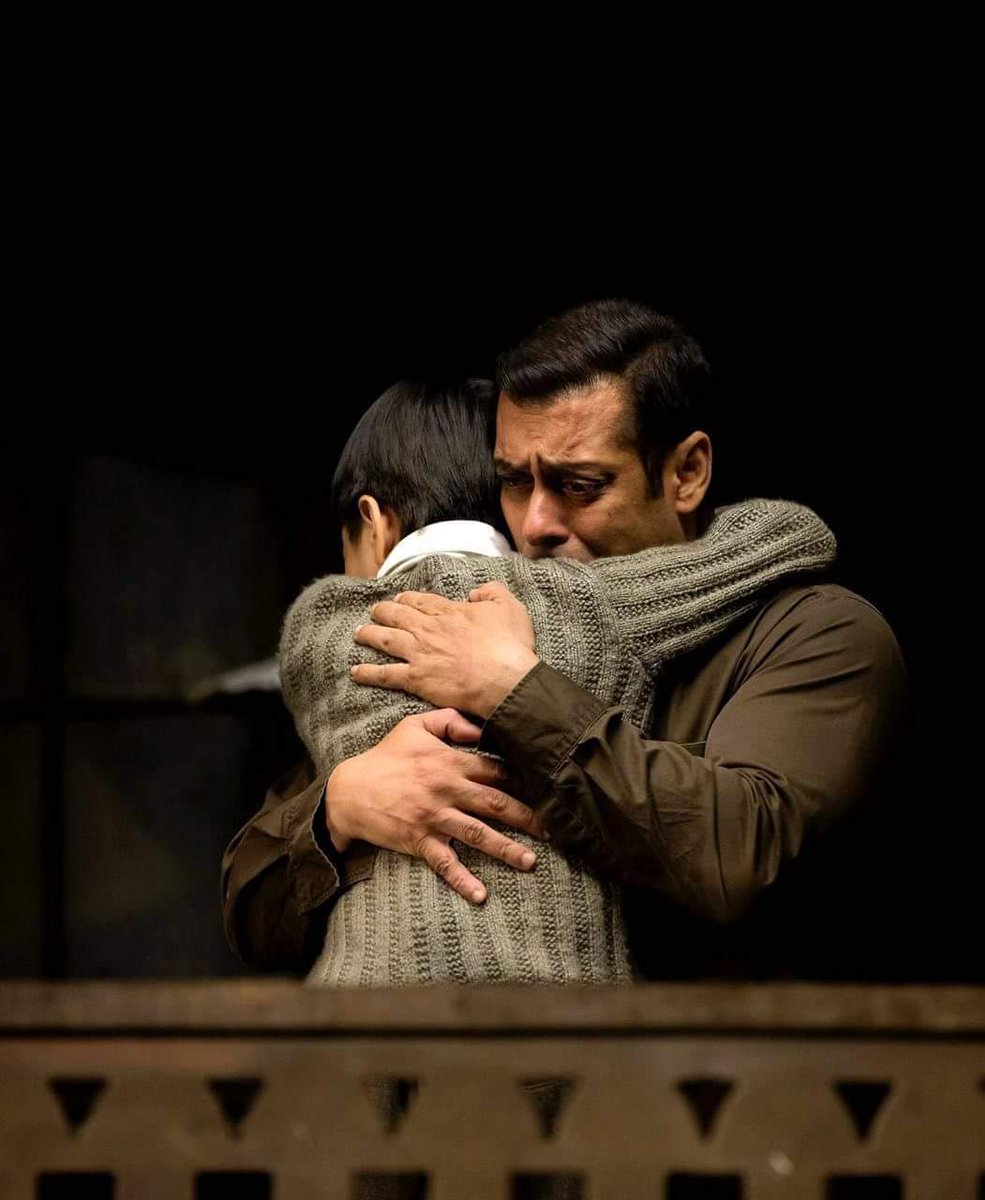 Tubelight (Tubelight Cast) Fan Photos | Tubelight Photos, Images ...