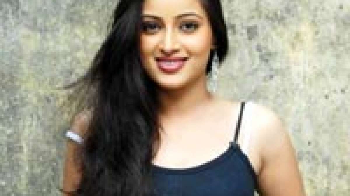 Navneet Kaur | Malayalam Film Love In Singapore | Mammootty | Yamadonga ...