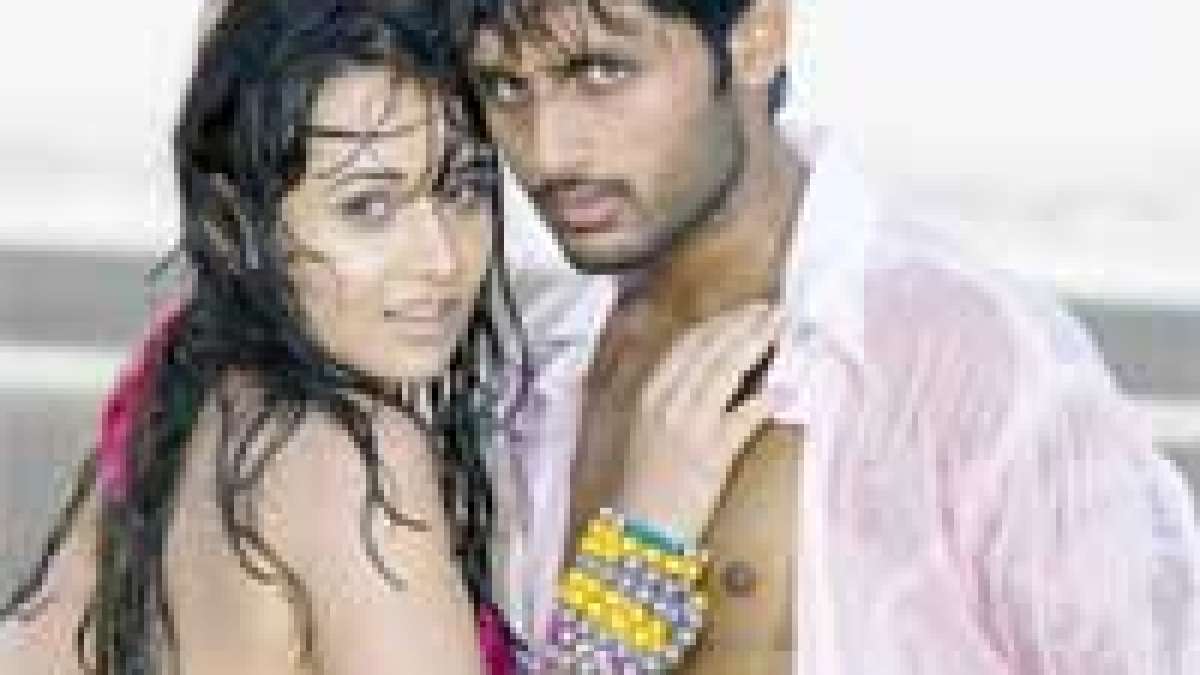 Film Agyaat | Dummy Corpse | Hoardings | Ram Gopal Varma | Horror Film ...