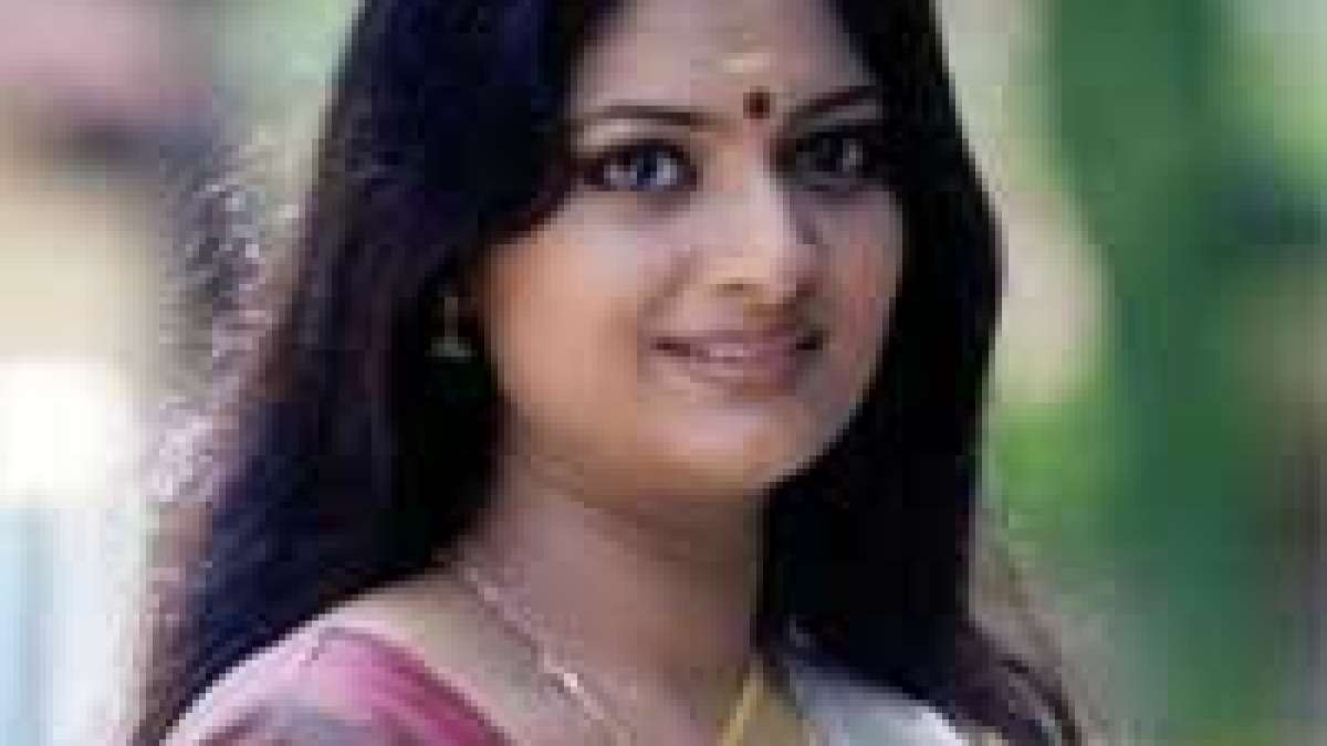 Actress Geethu Mohandas | Malayalam Movie Kelkkunundo | Premiere ...