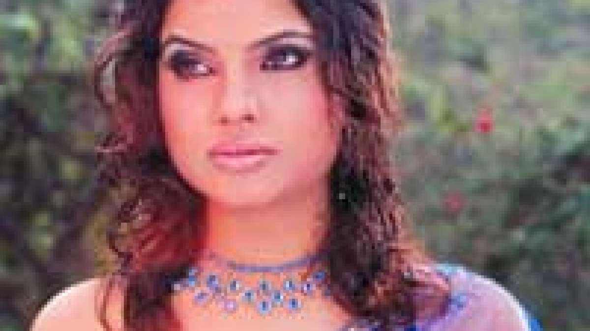 Anchal Dwivedi | Kaveri | Saat Phere | Actress | Singing | Record ...