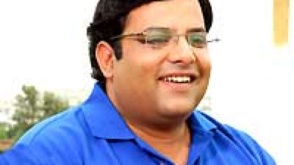 Telugu Movie Village Lo Vinayakudu | Krishnudu | Saranya Mohan ...