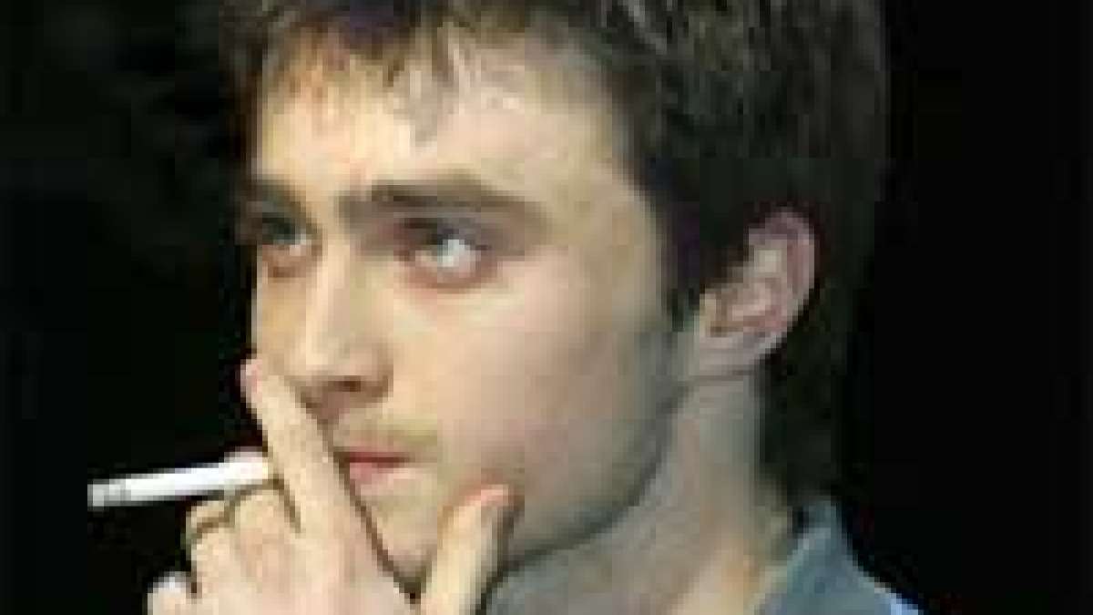 Harry Potter Actor | Daniel Radcliffe Weed | Caught Smoking Pot ...