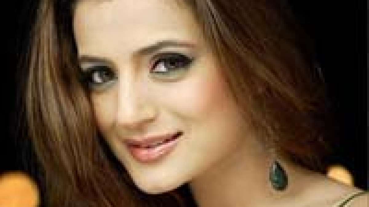 Actress Amisha Patel | Kanav Puri | Family Wedding | Gastroenteritis ...