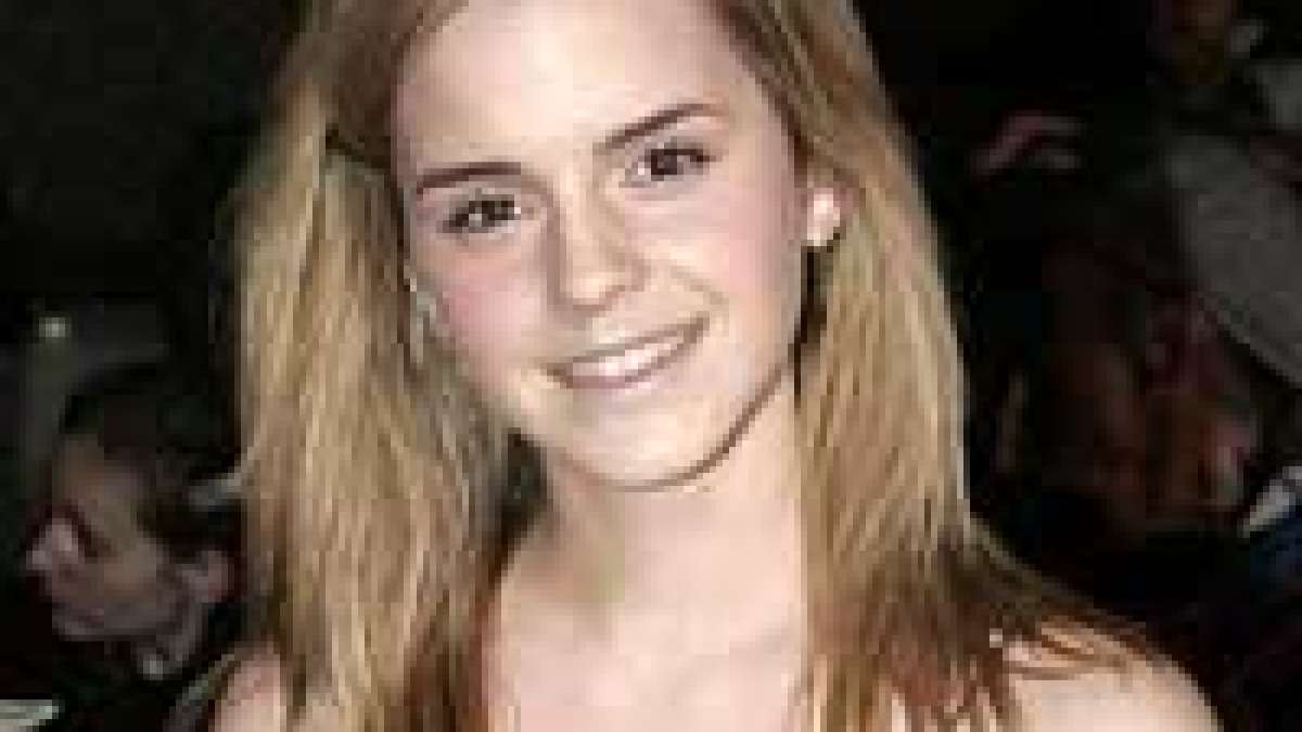 Actress Emma Watson | Wardrobe Malfunctions 2009 | Whitney Houston ...