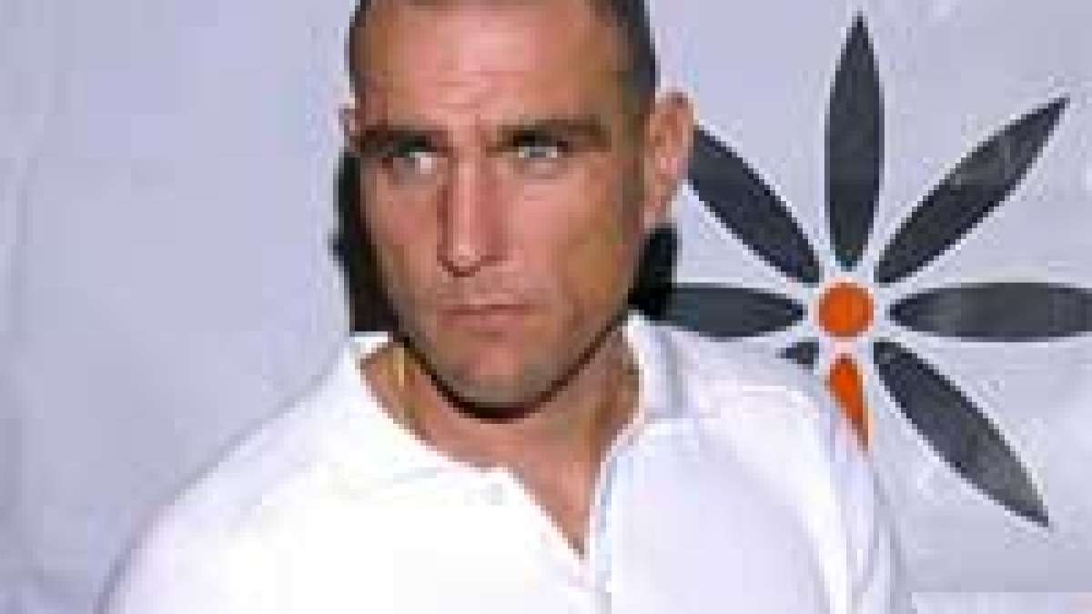 Vinnie Jones | Beaten Up | Boxer | Tamer Hassan | Wild West Brawl ...