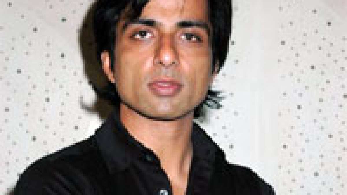 Actor Sonu Sood | Movie Dabangg | Young Politician | Cheedi Singh ...