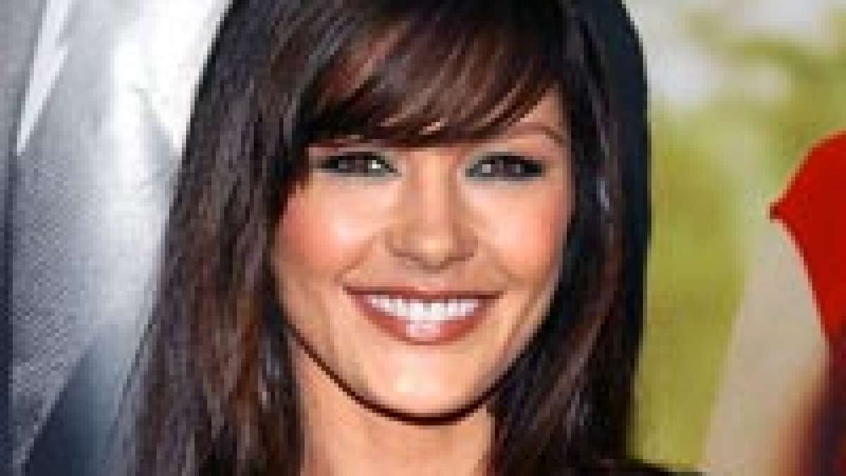 Catherine Zeta Jones | Cancer Stricken Hubby | Michael Douglas ...