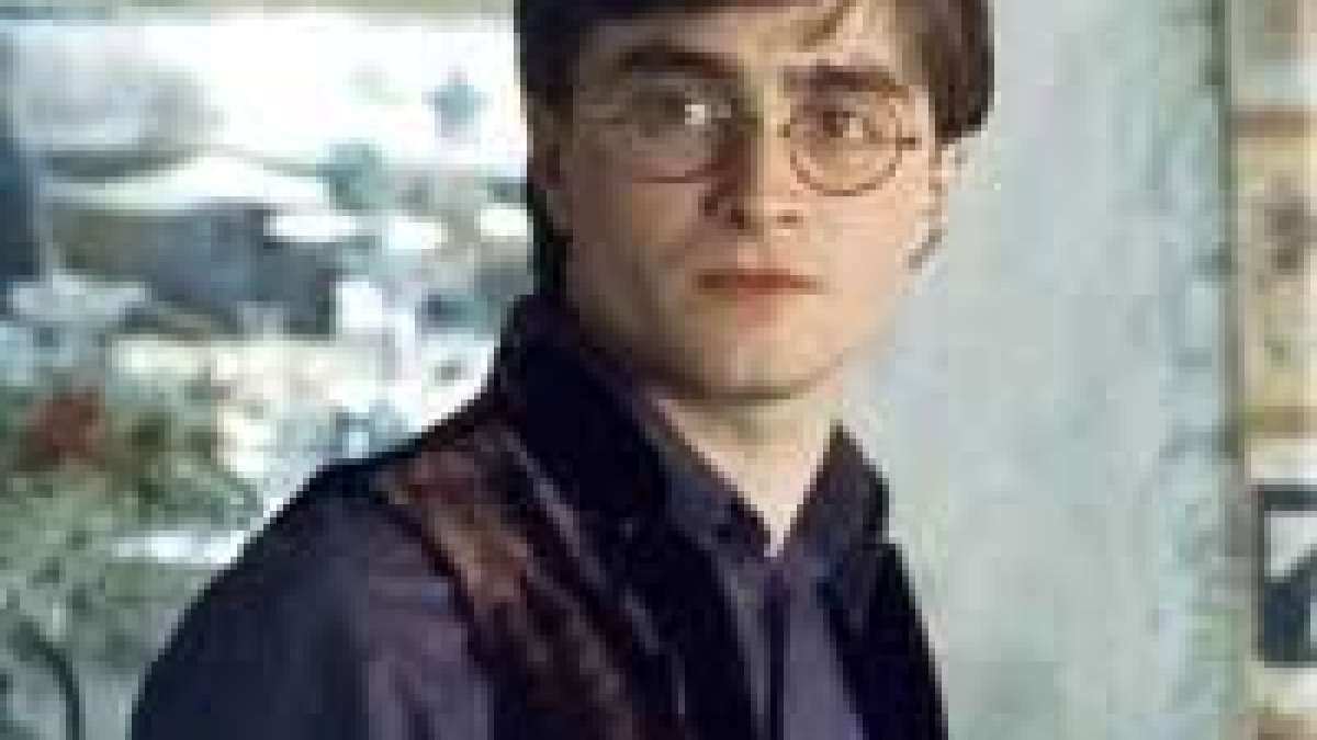 Daniel Radcliffe gets rave reviews for Broadway debut - Filmibeat