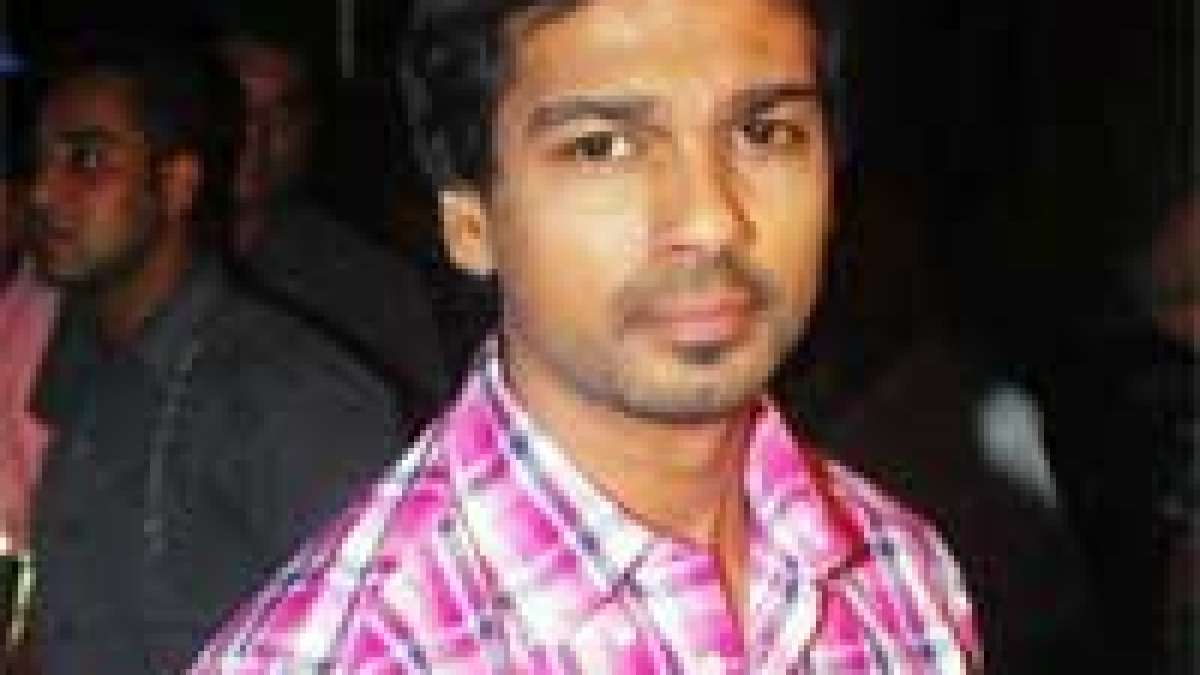 Nikhil Dwivedi plays a rowdy in Shor in The City - Filmibeat