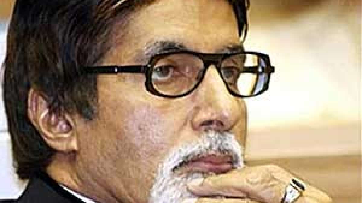Amitabh wins 'distinguished personality' title - Filmibeat