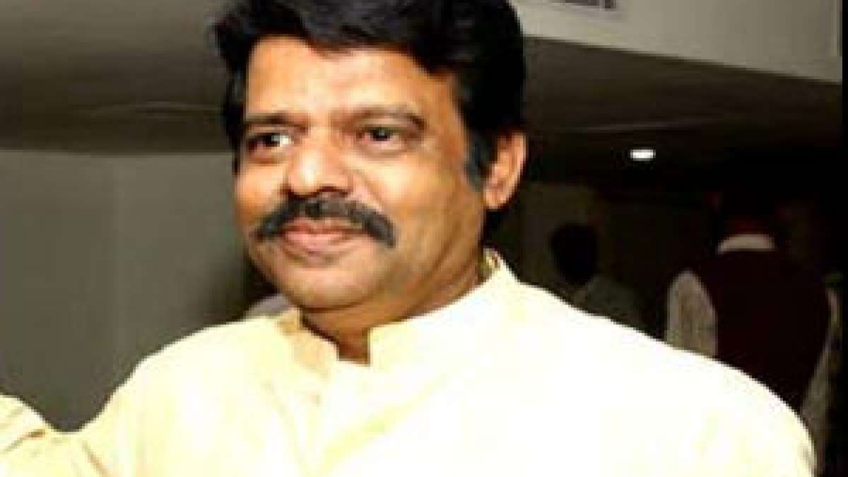 CM Oommen Chandy | Balachandra Menon Book | Ariyathathu Ariyendathu ...