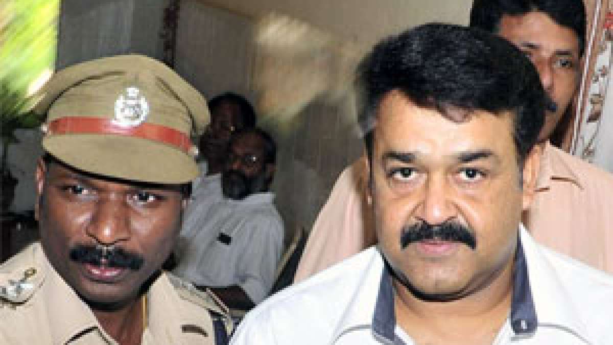 Mohanlal | Visits | Sukumar Azhikode | Azhikode Death - Filmibeat