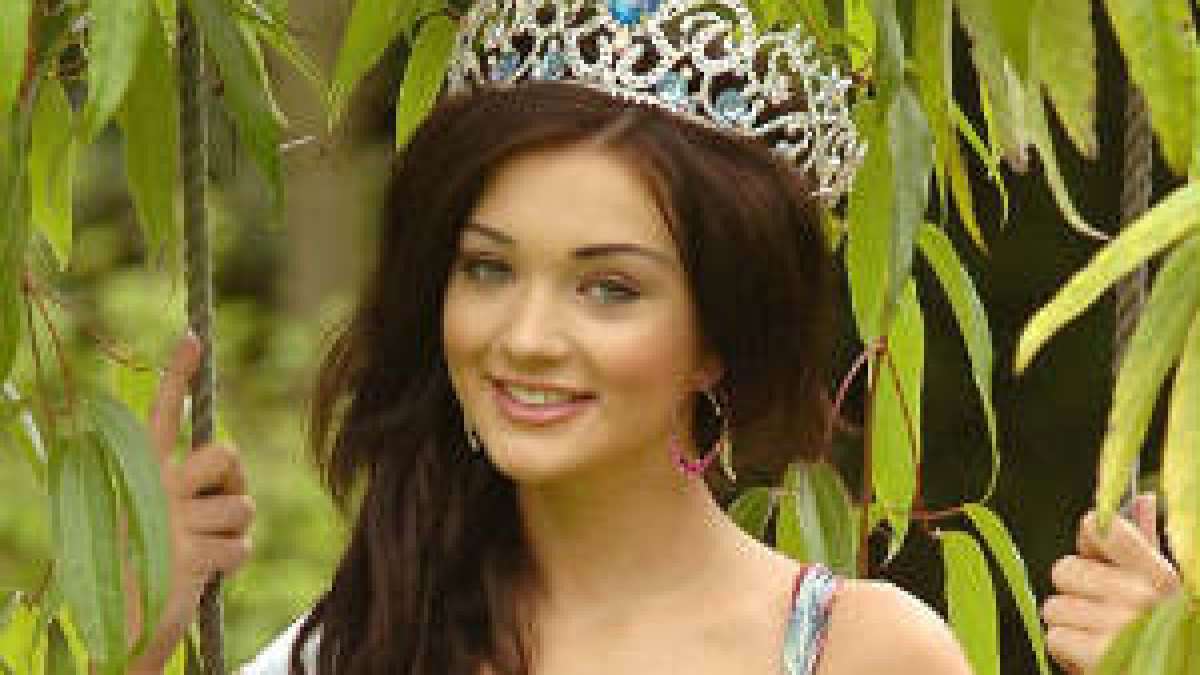 Amy Jackson Defend | Song Hosanna Controversy | Ek Deewana Tha ...