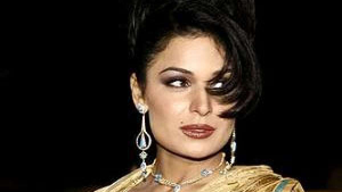 Meera | Pakistani Actress | Bollywood Return | Lollywood - Filmibeat