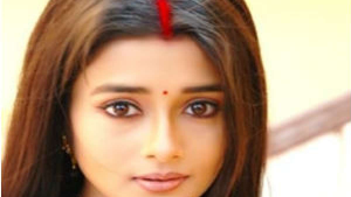Tina Dutta | Uttaran | 20 Year Leap | Tina Dutta Double Role - Filmibeat