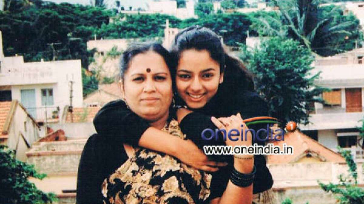 Actress Soundarya | Rare Unseen Pictures | 40th Birthday - Filmibeat