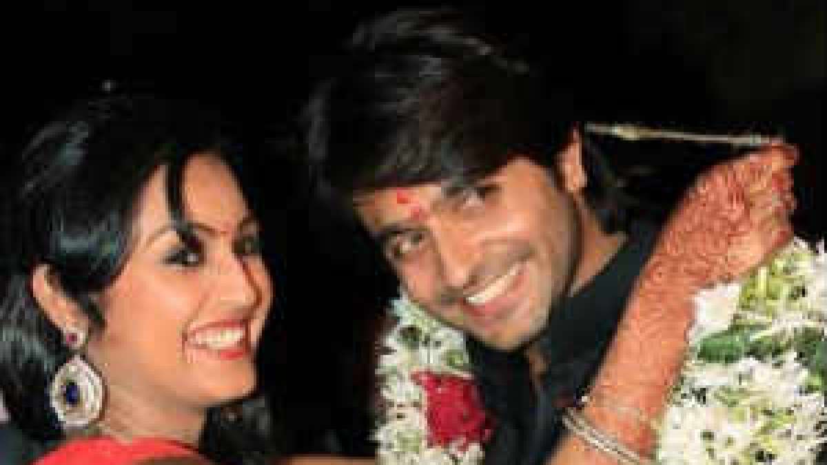 Ashish Sharma | Archana Taide | Engaged - Filmibeat