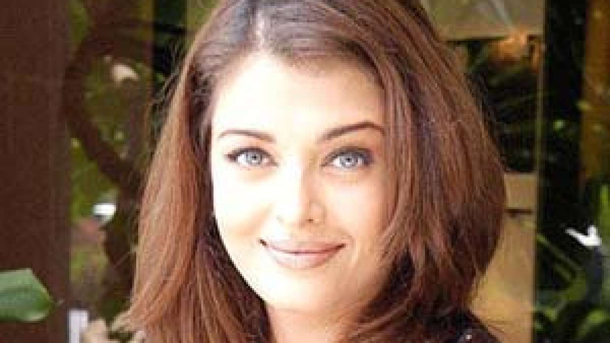 Aishwarya Rai Bachchan | Mum | Bollywood Comeback - Filmibeat