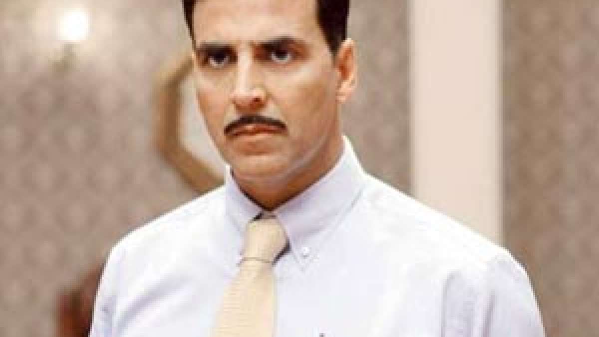 Special 26 Movie Review | Special 26 Film Review | Special Chabbis ...