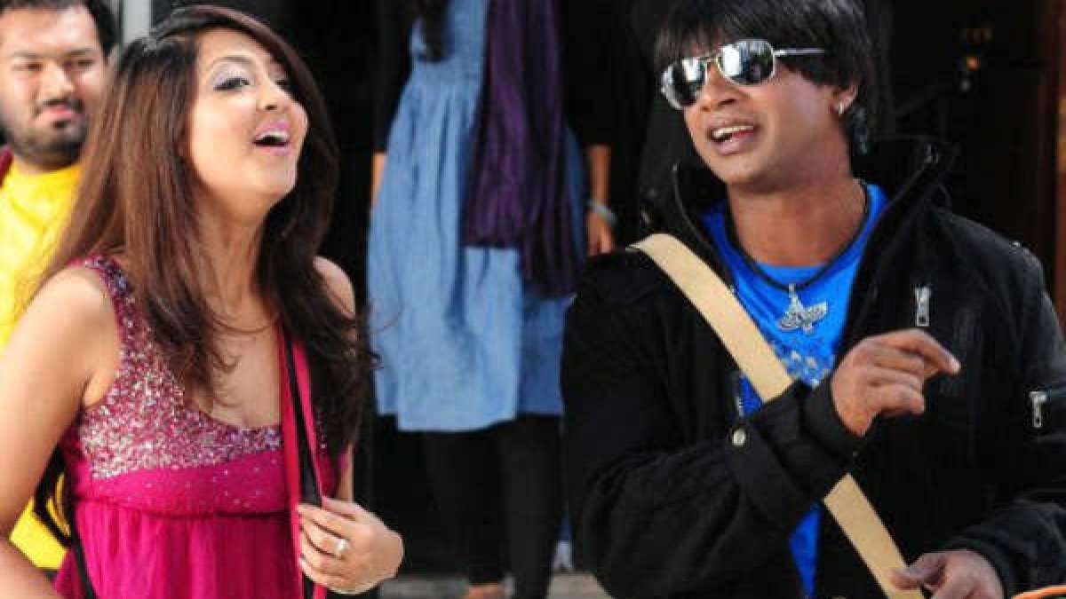 Rajani Kantha Review | Duniya Vijay | Aindrita Ray | Kannada Movie ...