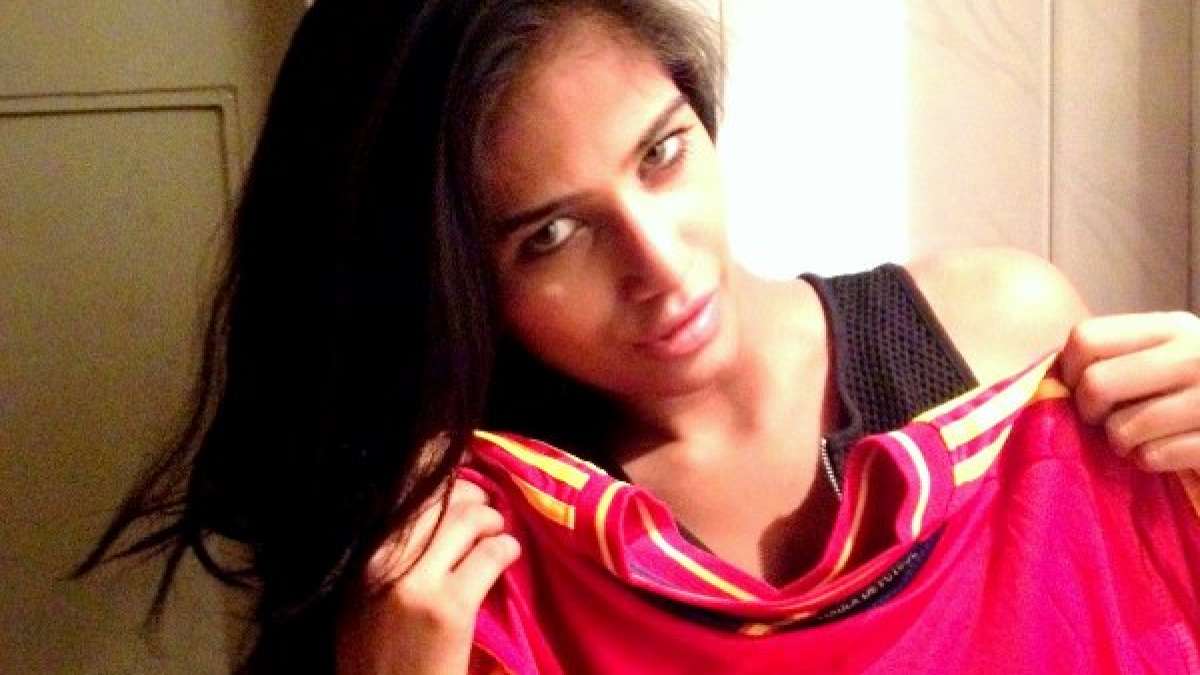 Nasha Movie Review | Nasha Film Review | Nasha Review | Poonam Pandey ...