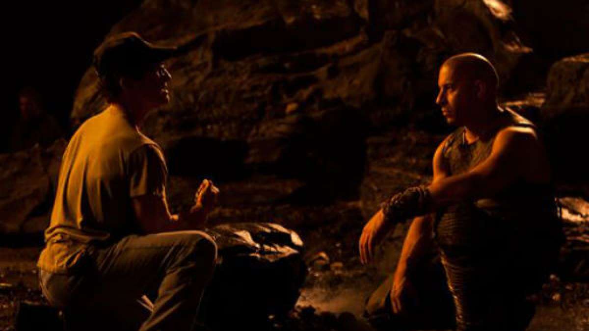 Riddick Movie Review | Hollywood Film | Vin Diesel | Karl Urban | David ...