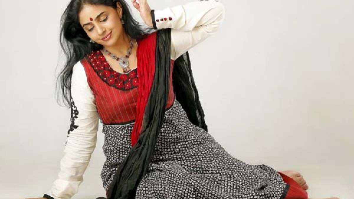 Methil Devika | Actor Mukesh | Saritha | Marriage | Divorce | Illegal ...