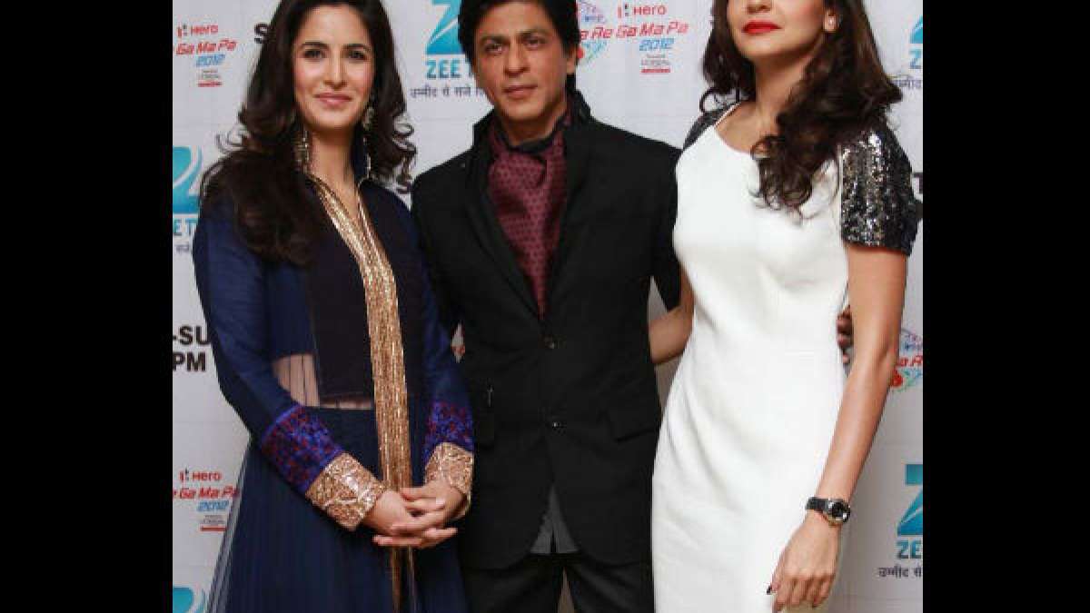 Short Shahrukh Khan Love Long Legs | Shahrukh Khan Pairs With Tall ...