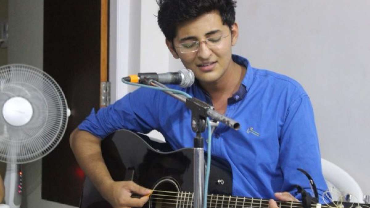 Indias Raw Stars Contestant Darshan Raval Sings For Veera | Indias Raw ...