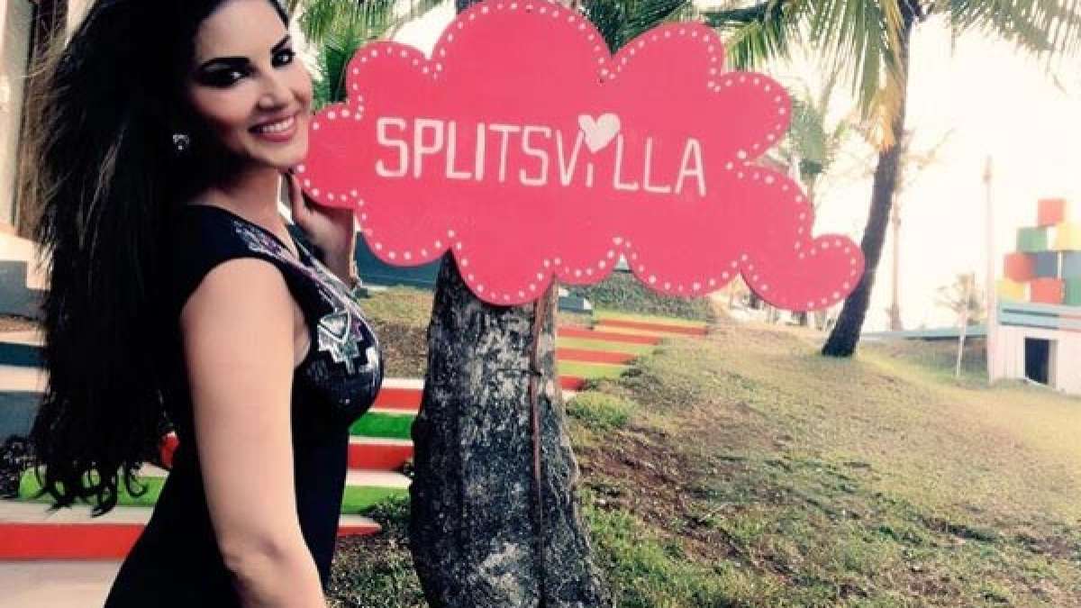 Sunny Leone | Sunny Shoots For MTV Splitsvilla 8 | Sunny On A Beach ...