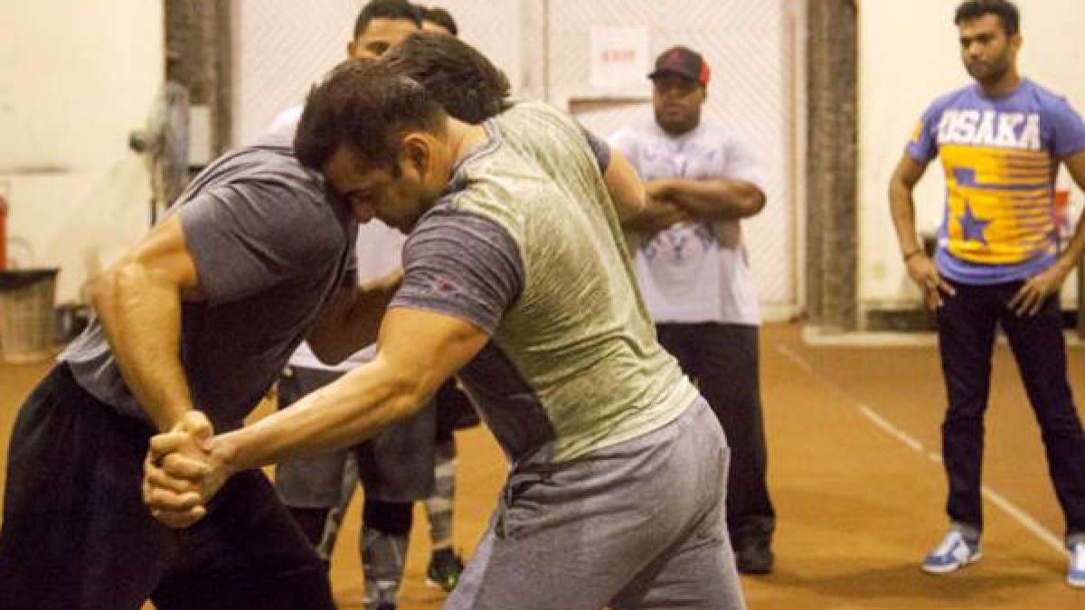 Salman Khan Sultan| Salman Khan Wrestling Pic Sultan| Salman Khan ...