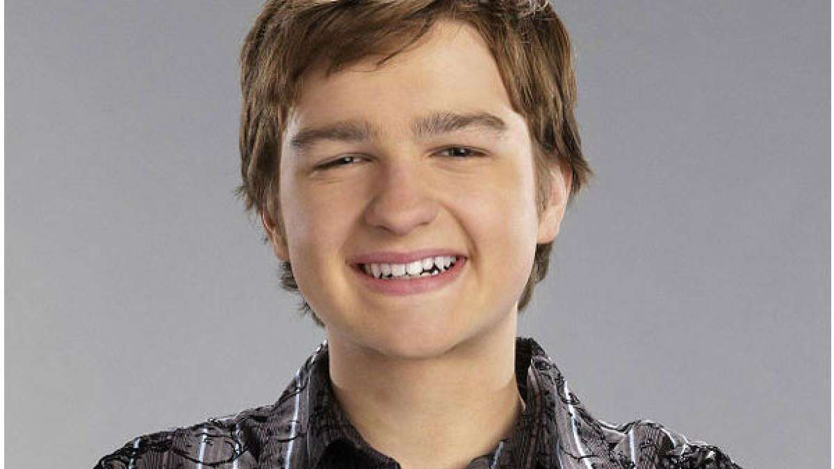 Two And A Hald Men Actor Angus T Jones Looks Now | Actor Angus T Jones ...