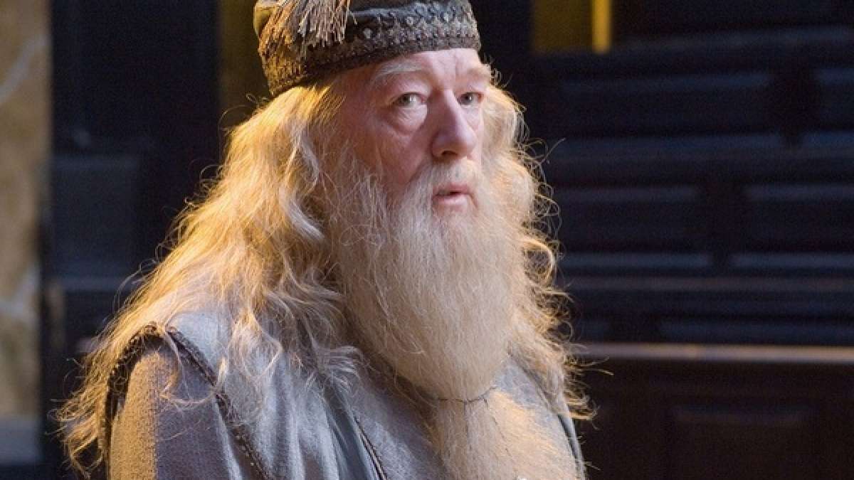 Dumbledore Role Confirmed In The 'Fantastic Beasts' Sequel - Filmibeat