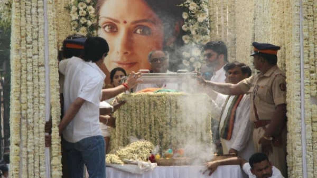 Sridevi's mortal remains reach the crematorium; Sridevi's funeral ...