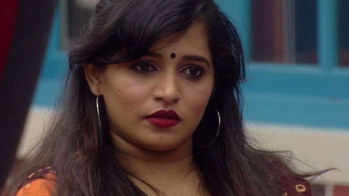 Bigg Boss Malayalam Episode 39 Preview: Aditi Rai Gets A Big Gift On ...