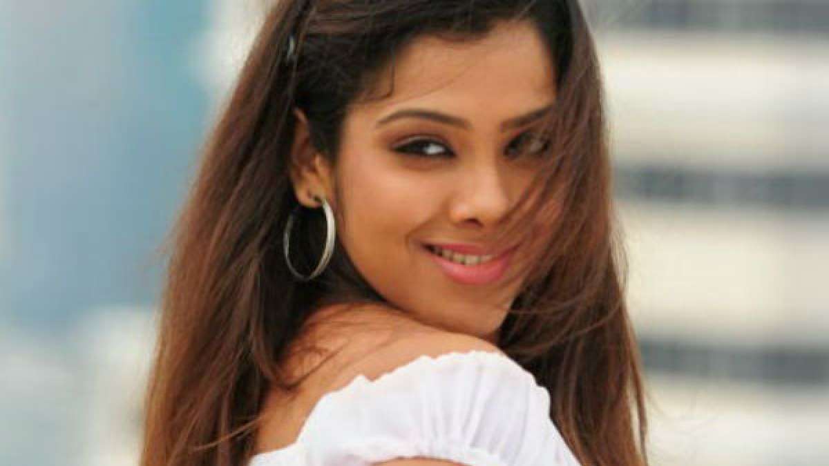 Kaadhal Sandhya Found Her Role In Simbu’s Vallavan To Be A Big ...