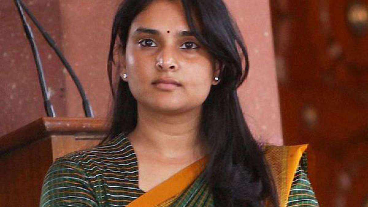 Sandalwood Actress Ramya Bashed By Fans & Public | Ramya Misses Voting ...