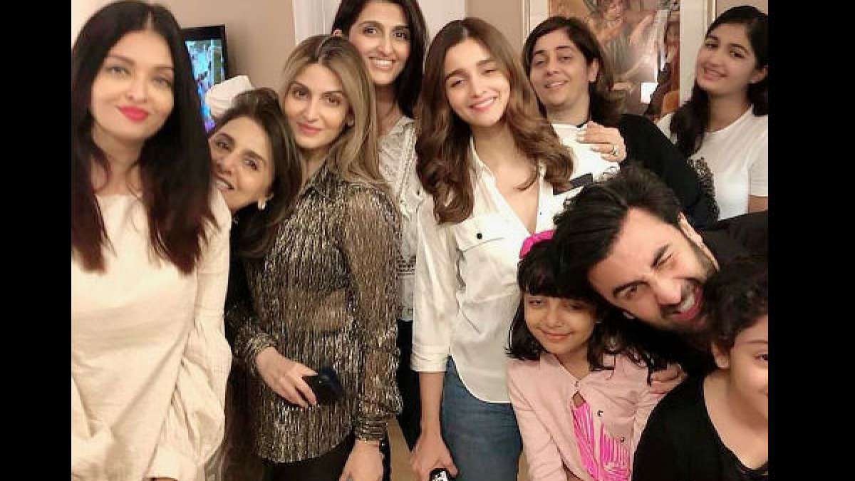 Ranbir Aaradhya Pose Goofy With Aishwarya Rai Alia Rishi Kapoor ...