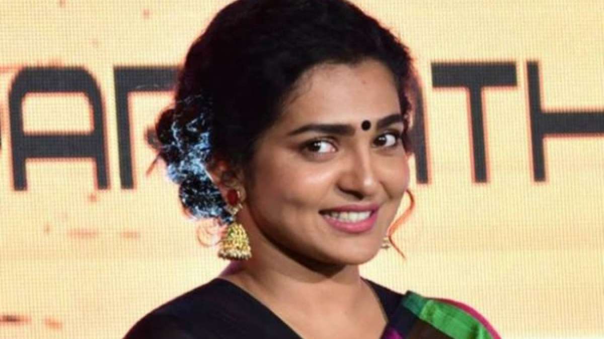 Parvathy Thiruvothu To Make Her Directorial Debut: Takes A Break From ...