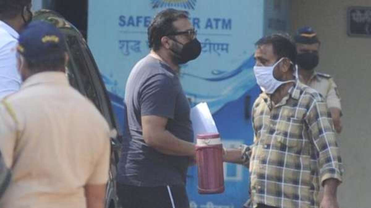 Anurag Kashyap Reaches Versova Police Station For Questioning In Sexual