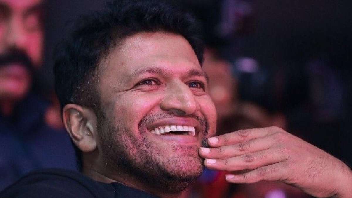 Puneeth Rajkumar Honoured With Posthumous Karnataka Ratna Award By CM ...