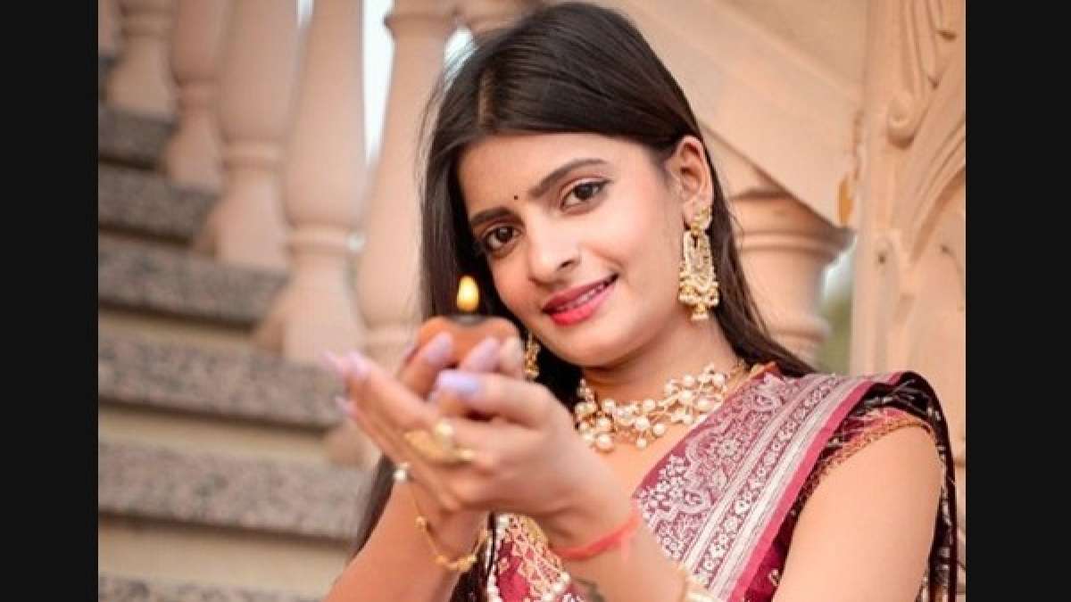 Alisha Rajput Is Wooing Netizens With Her Talent - Filmibeat