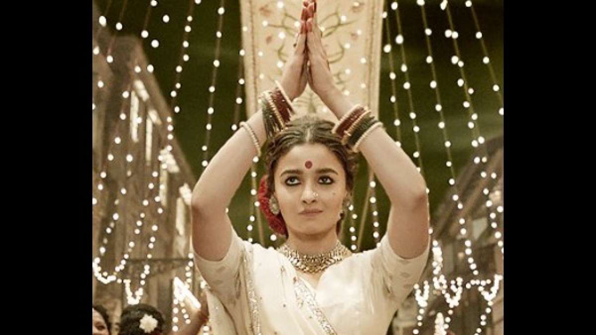 Was Alia Bhatt Inspired By Aishwarya, Madhuri & Deepika For Dholida ...